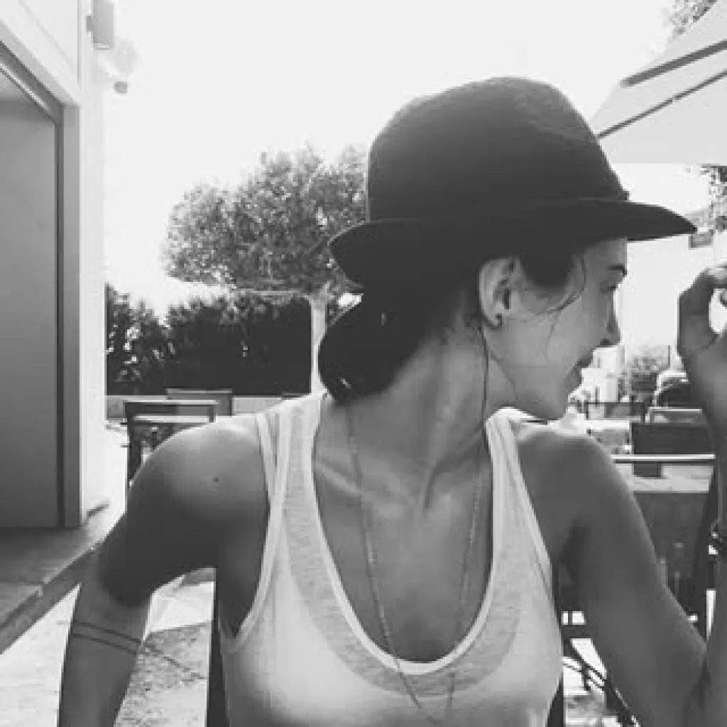 Dilara Gönder | Steckbrief & Infos - Negiyer