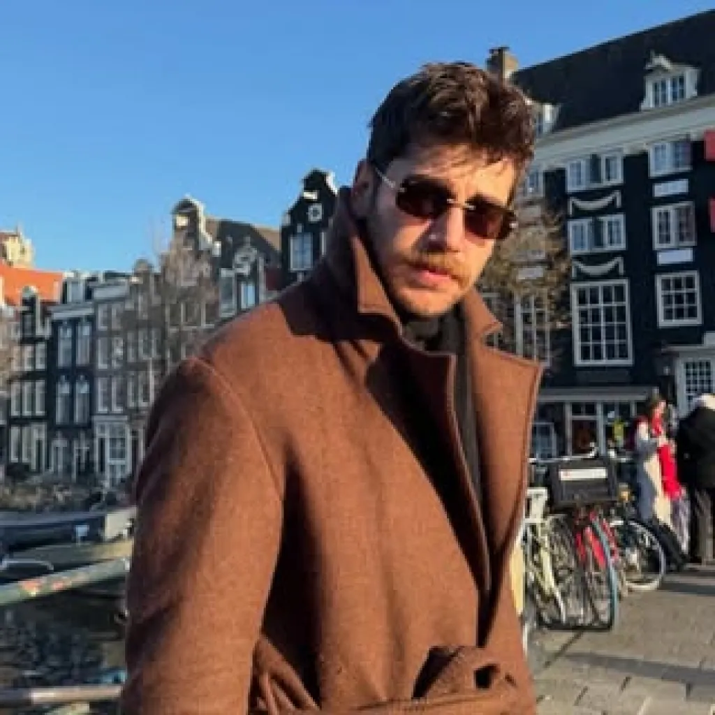 Emre Bey | Steckbrief & Infos - Negiyer