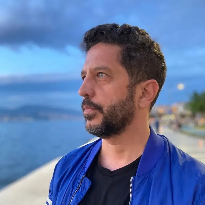Eser Karabil | Detaylı Biyografi - Negiyer