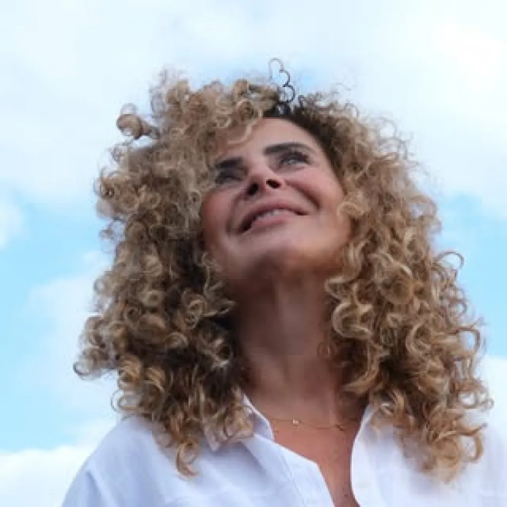 Esra Akkaya | Detaylı Biyografi - Negiyer